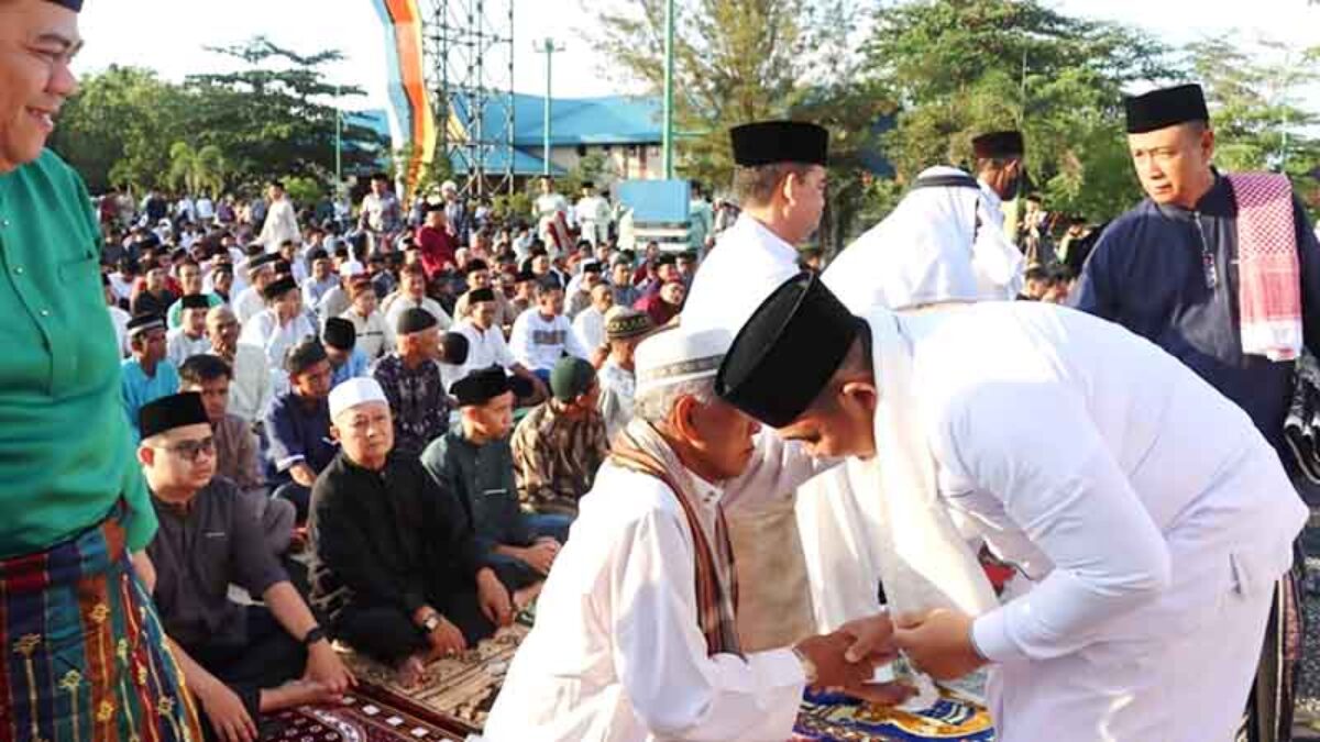 Jadi Khatib Shalat Idul Fitri 1444 H, Bupati Roby Sampaikan Pesan ...