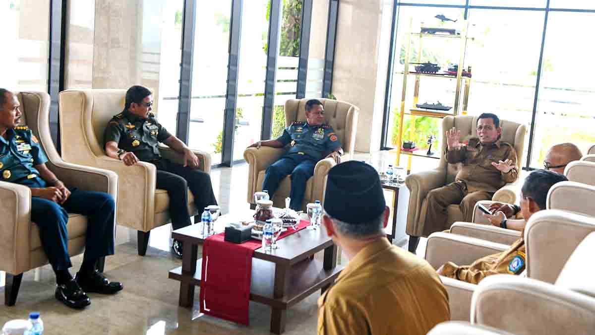 Ciptakan Sinergi Yang Kuat, Gubernur Ansar Ahmad dan Pangkogabwilhan I ...